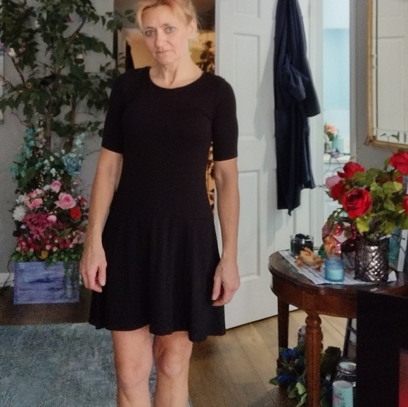 Katherine Barclay | Dresses | Short Sleeved Little Black Dress | Poshmark